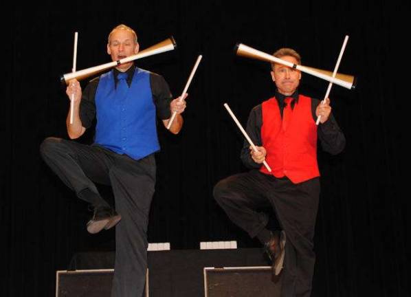 Comedy juggling duo The Gizmo Guys to perform