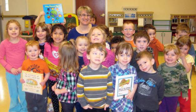 Little Sprouts hosts celebrity reader Colleen Duffy