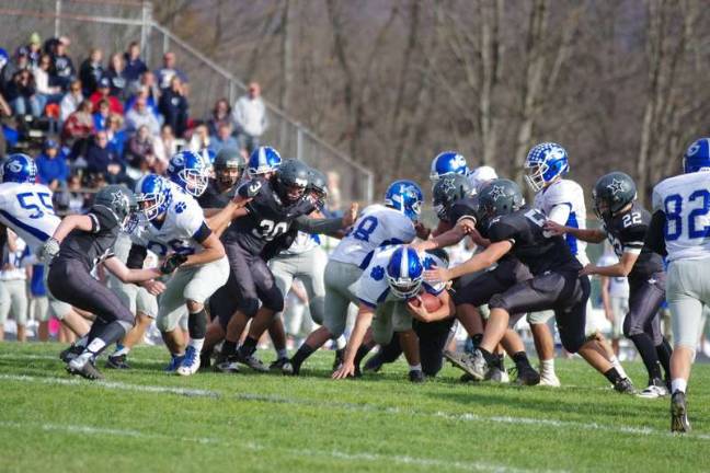 KRHS defeats Wallkill in football