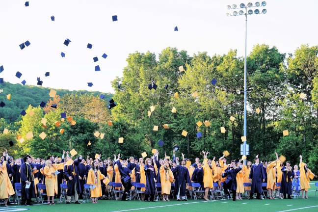 Jefferson graduates 260 seniors