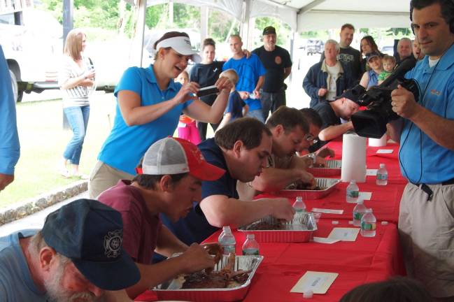 First responders sought for rib-eating contest