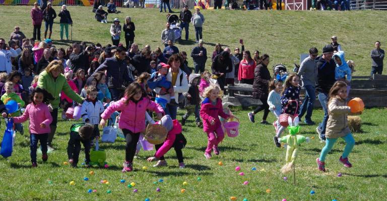 Heaven Hill Holds Bonnet Contest And Free Easter Egg Hunts