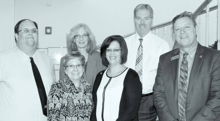 Lakeland Bank honors 10-year employees